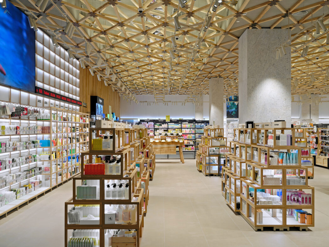 The highly anticipated Gold Apple has just launched in Qatar - New In ...